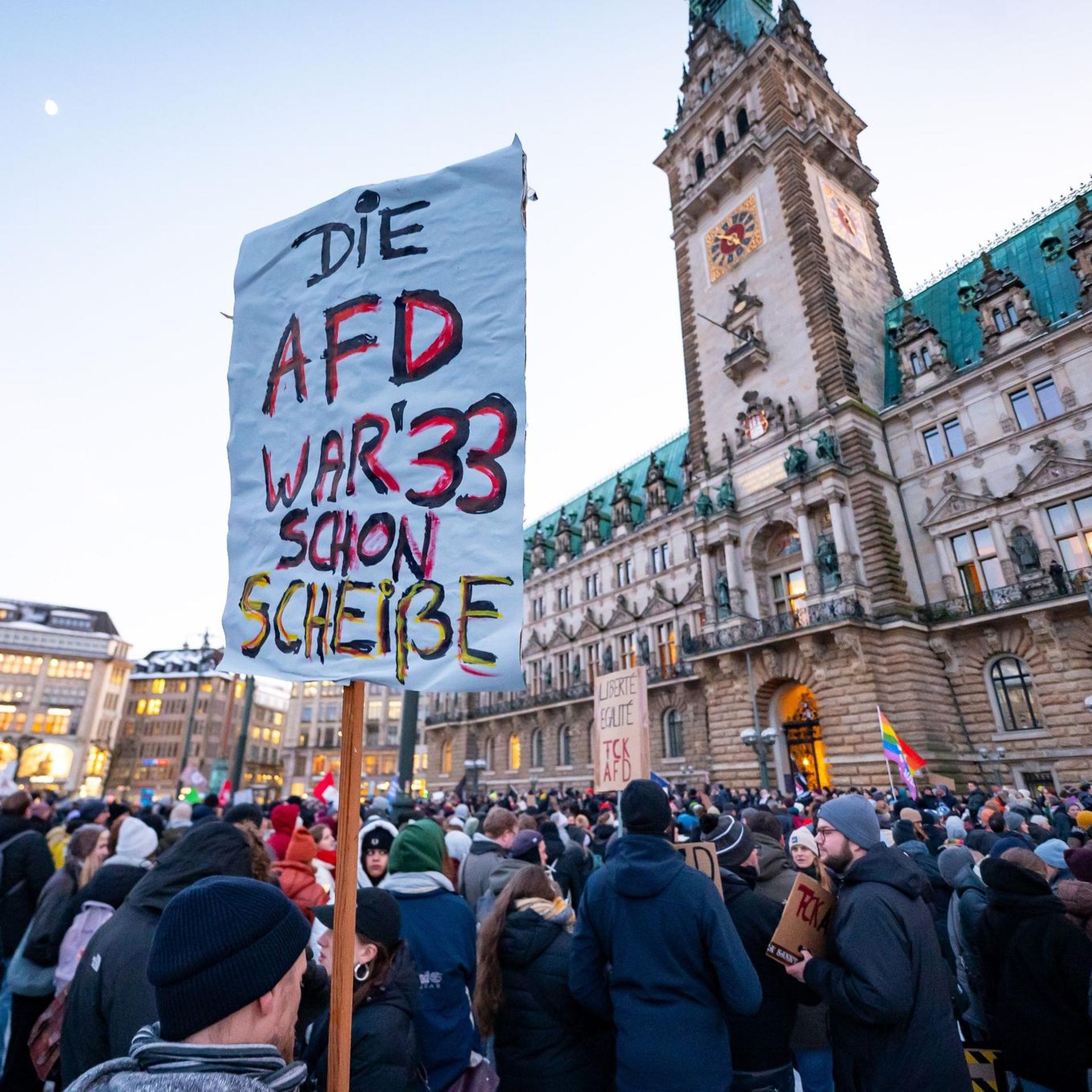 Schweigende Mehrheit wird laut: Protestwelle gegen rechts | Aachener ... Schweigende Mehrheit wird laut: Protestwelle gegen rechts | Aachener ...